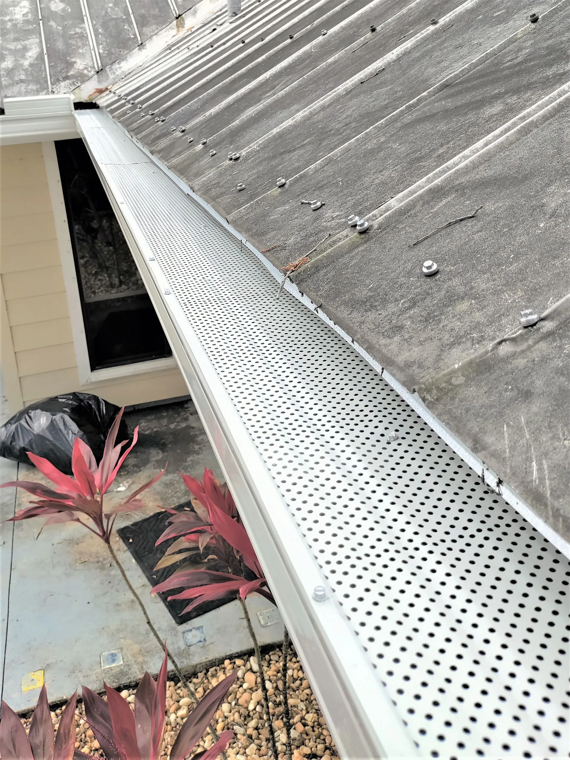 Leaf Guards | Heavy Metal Gutters